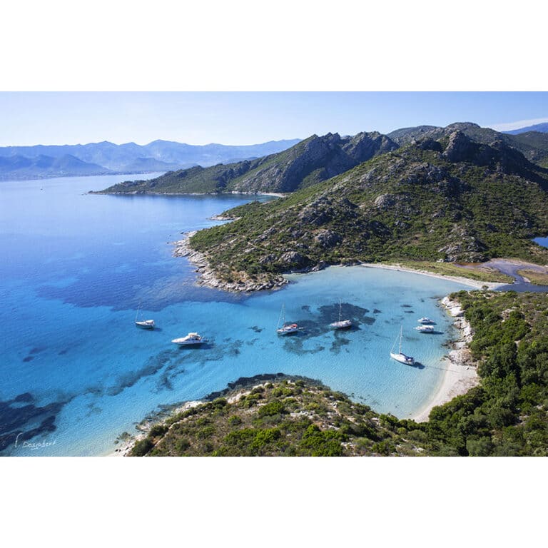 Photo de bateaux dans l'anse de Fiume Santu - François Desjobert